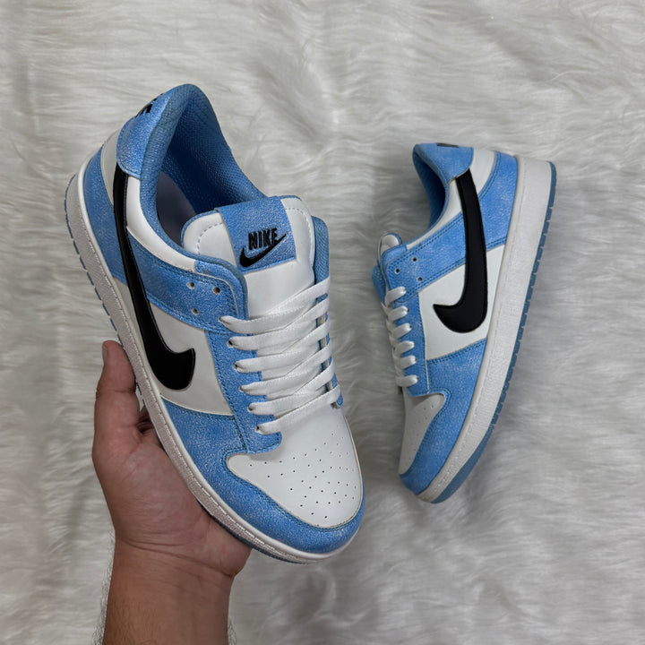 Dunks – Foot Steps